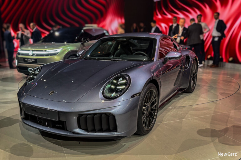 Porsche 911 Turbo S (2025) - Die Allzweckwaffe wurde hybridisiert ...